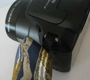 The 10 minute diy camera strap - Confessions of a Refashionista