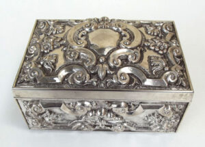 Sparkling Silver - DIY Sterling Polish by Confessions of a Refashionista