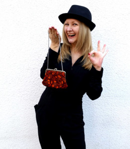 3 DIY Methods for Adding Clutch Chains - Confessions of a Refashionista