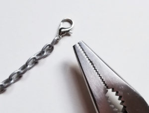 The DIY Spring Necklace - Confessions of a Refashionista